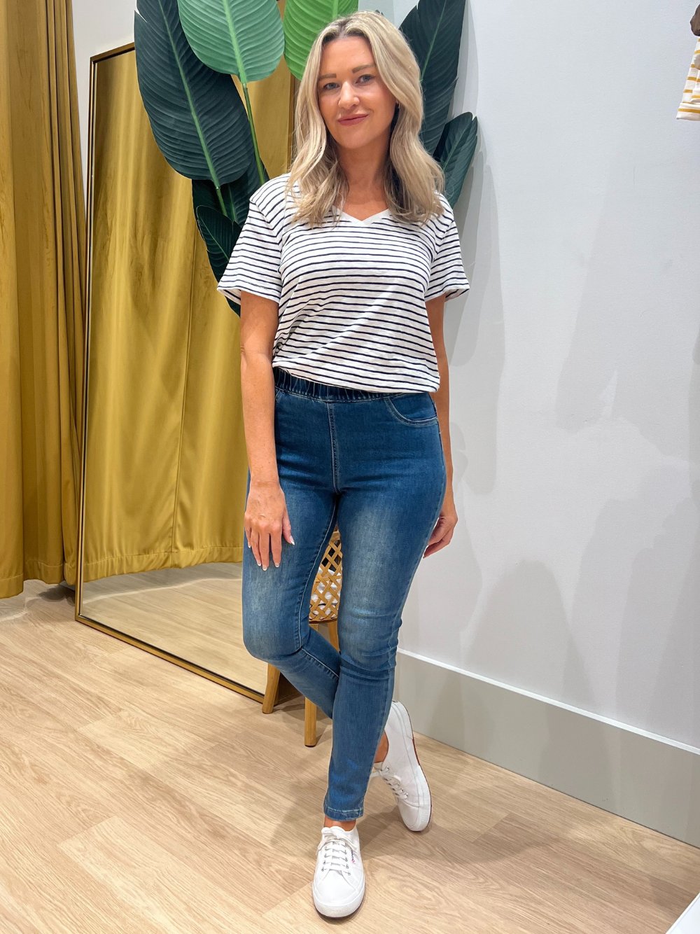 Shop Women's Basics | Pants, Jackets, Tops – Threadz